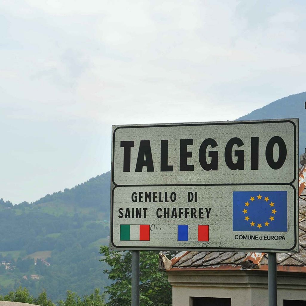 Discovering Italian Cheese: Taleggio, Sweet, Sour and Aromatic